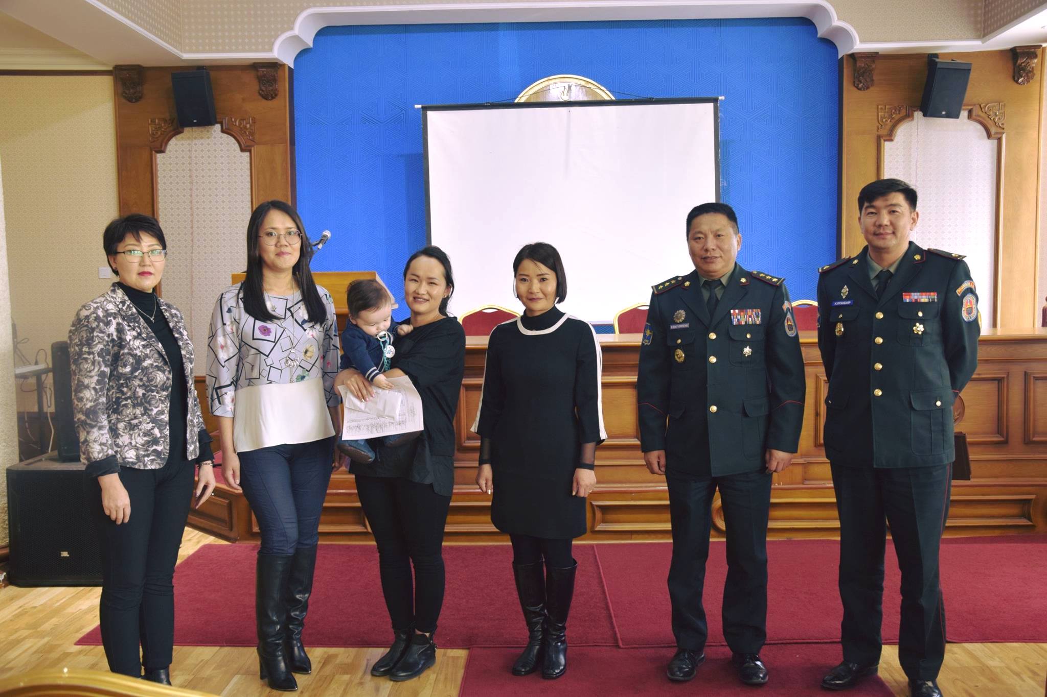 Энхийг сахиулагчид С.Ананд хүүд тусламжийн гараа сунгалаа - Eguur.MN