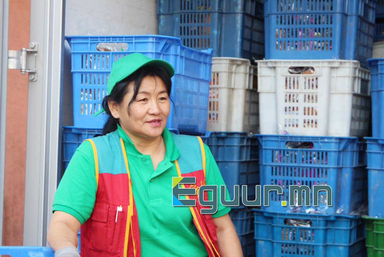 Ш.Эрдэнэсувд: Атар талхыг уутгүй байх үеэс нь хойш 22 жил түгээж байна ...