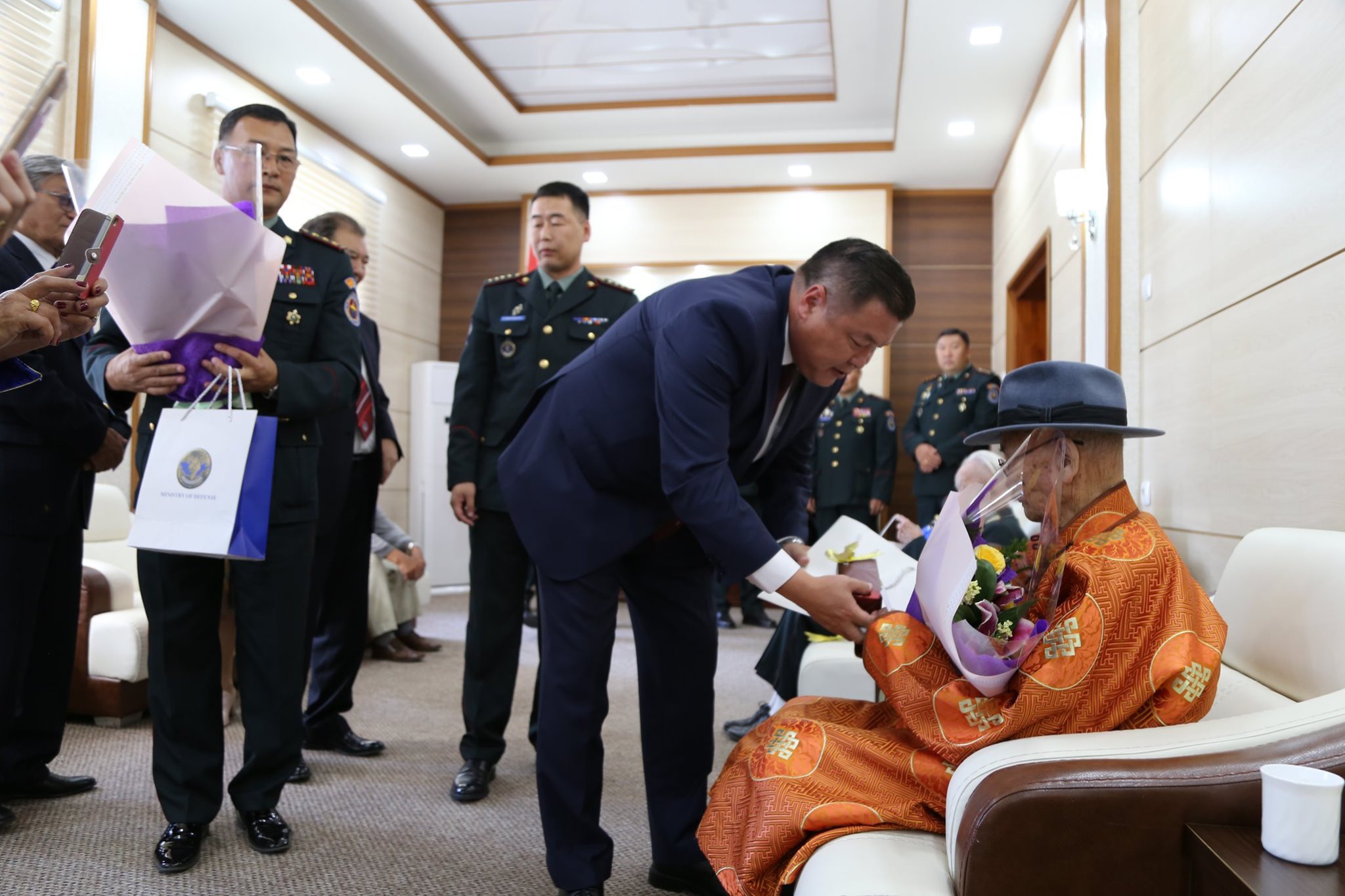 Халх голын дайнд оролцсон дайчдын хамгийн ахмад нь 105 настай - Eguur.MN