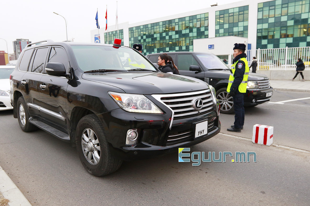АУДИТ: Төрийн байгууллагын 119 машинд жилд 1.7 тэрбум зарцуулж байна - Eguur.MN