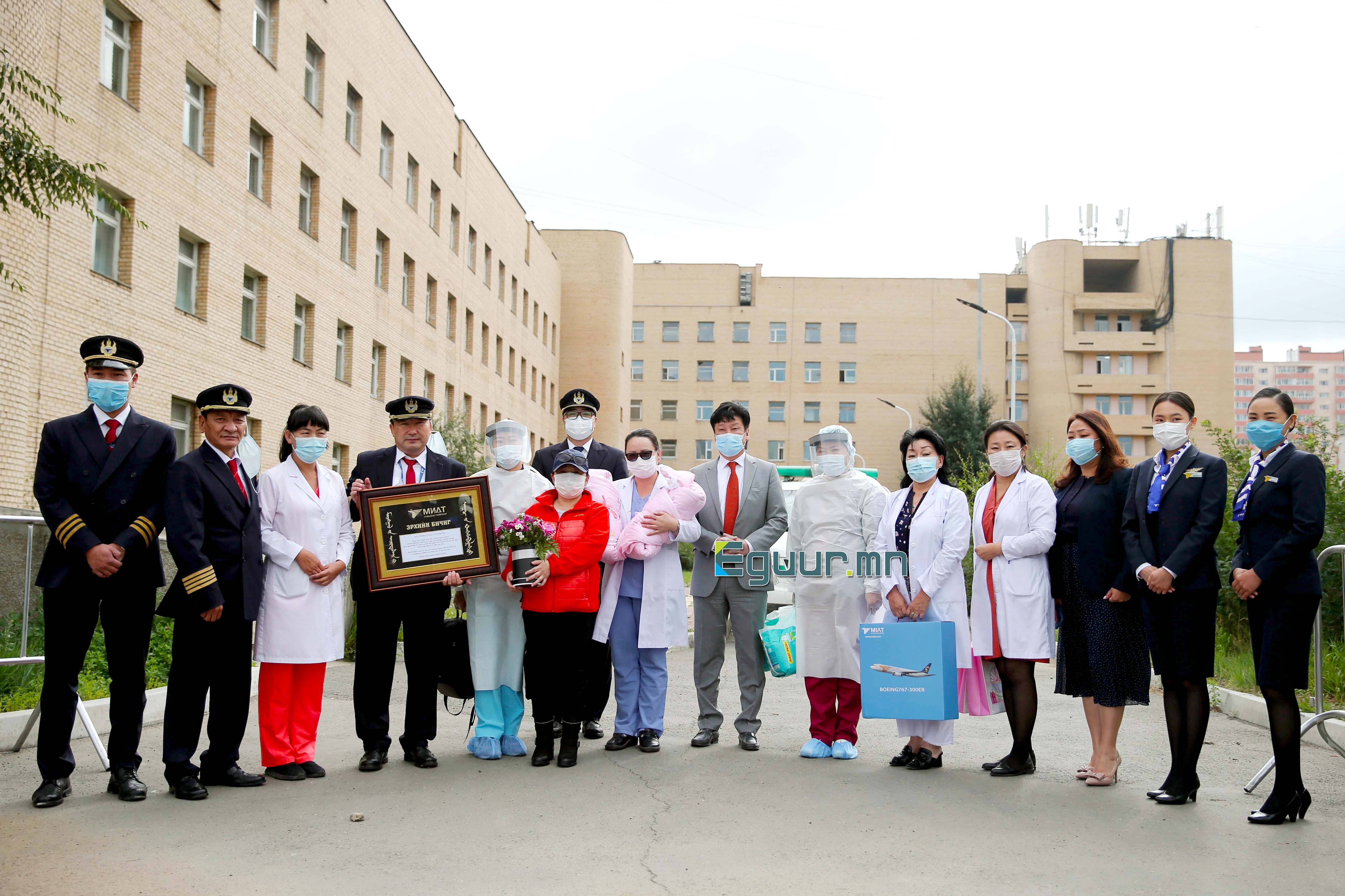 ФОТО: "МИАТ” ХК-ын онгоцоор насан туршдаа үнэгүй нисэх ИХЭР ОХИД - Eguur.MN