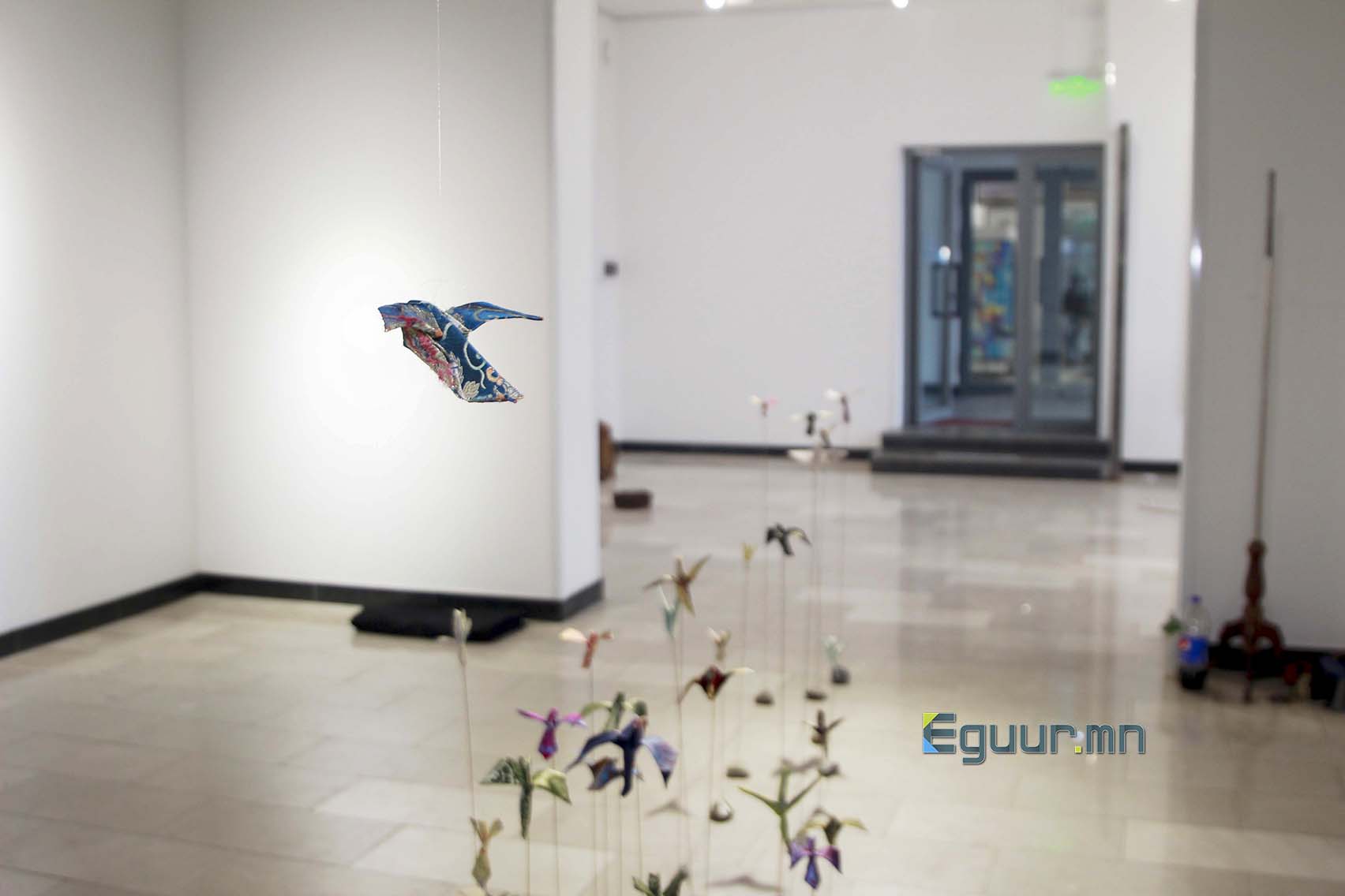 Contemporary Series #5: Шувуудад бодол тээн нисгэгч - Eguur.MN