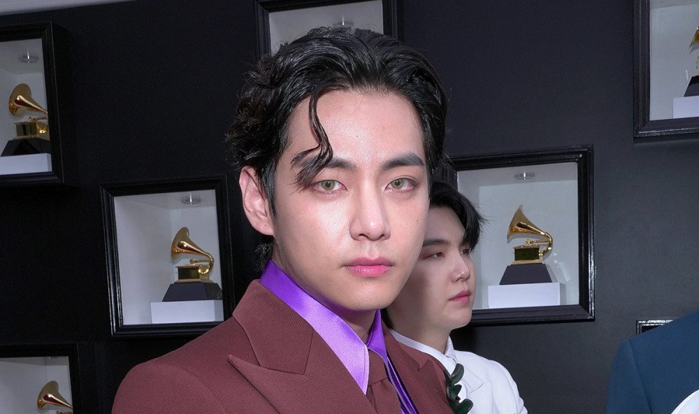 BTS-ийн V "Шивээс хийлгэж болохгүй" гэж фэндээ захив - Eguur.MN