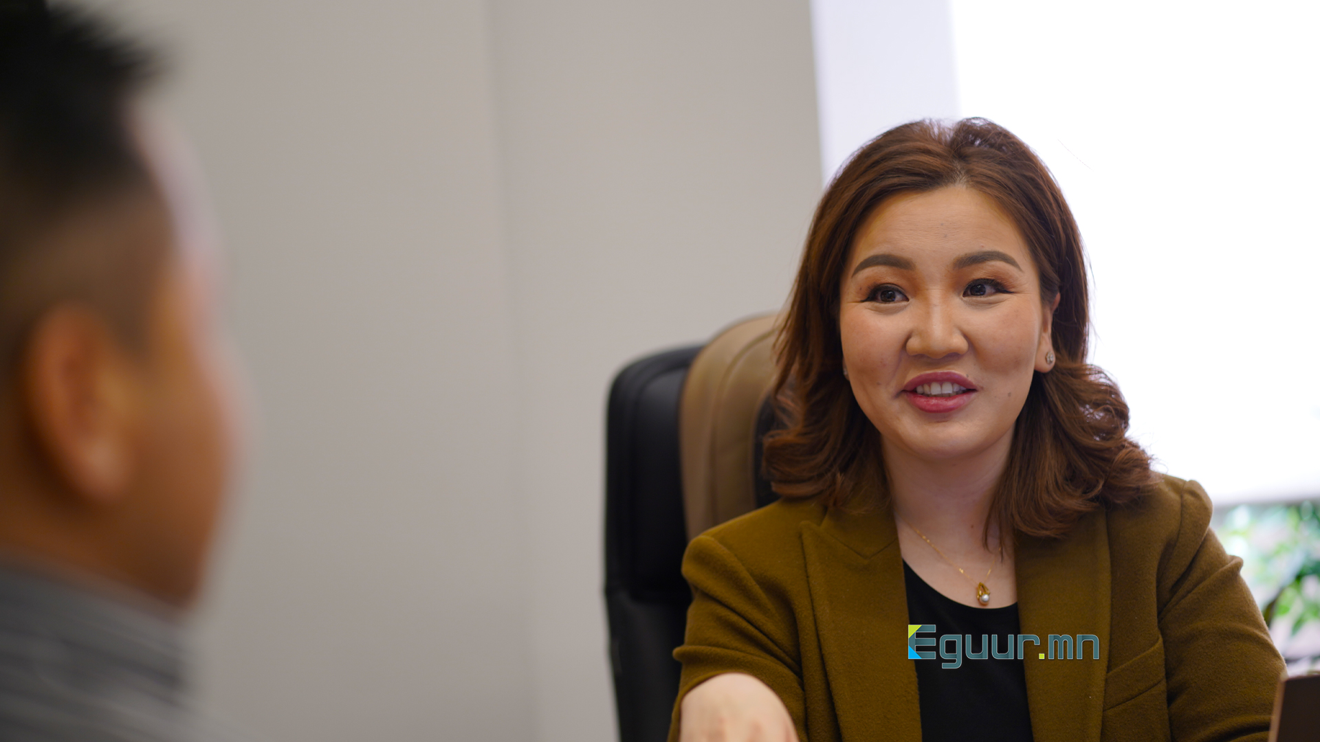 СУРВАЛЖИЛГА: Хөдөлмөрч, шуурхай, сэтгүүл зүйд цахиур хагалсан “Zarig.mn” сайт - Eguur.MN