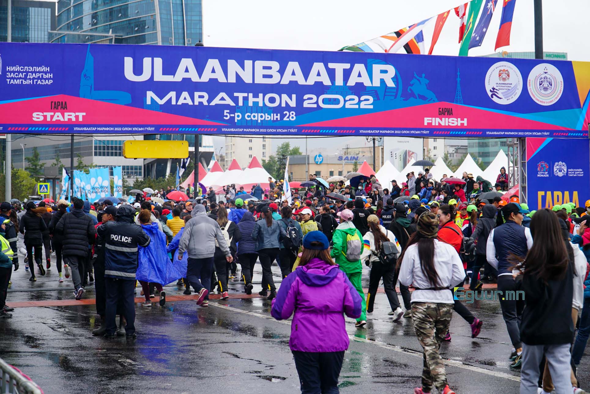 ФОТО: Бороотой өдрийн ГҮЙГЧИД - Eguur.MN