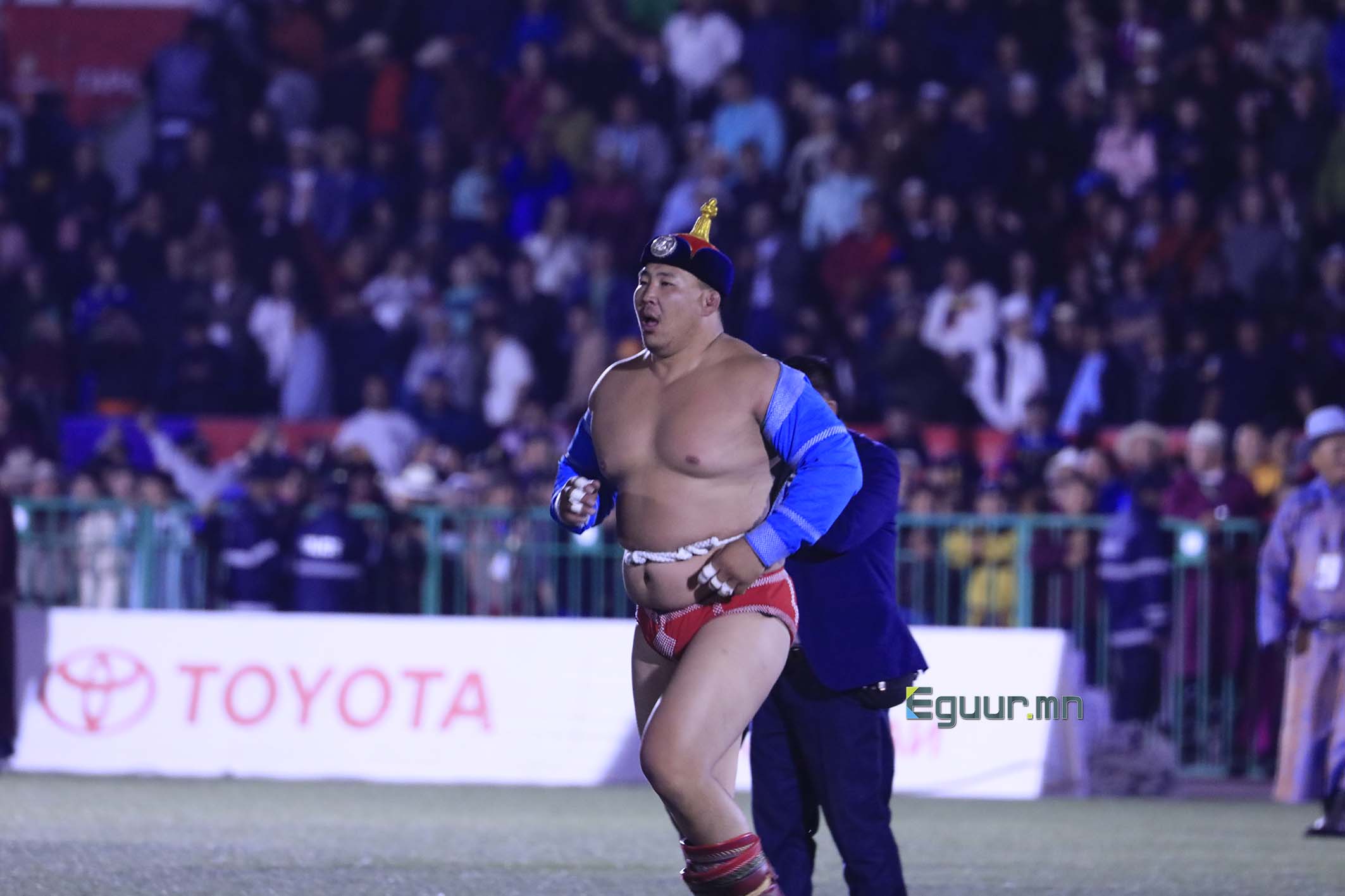 О Хангай 32 насандаа төрийн наадамд түрүүлж улсын аварга цол хүртлээ Eguur Mn