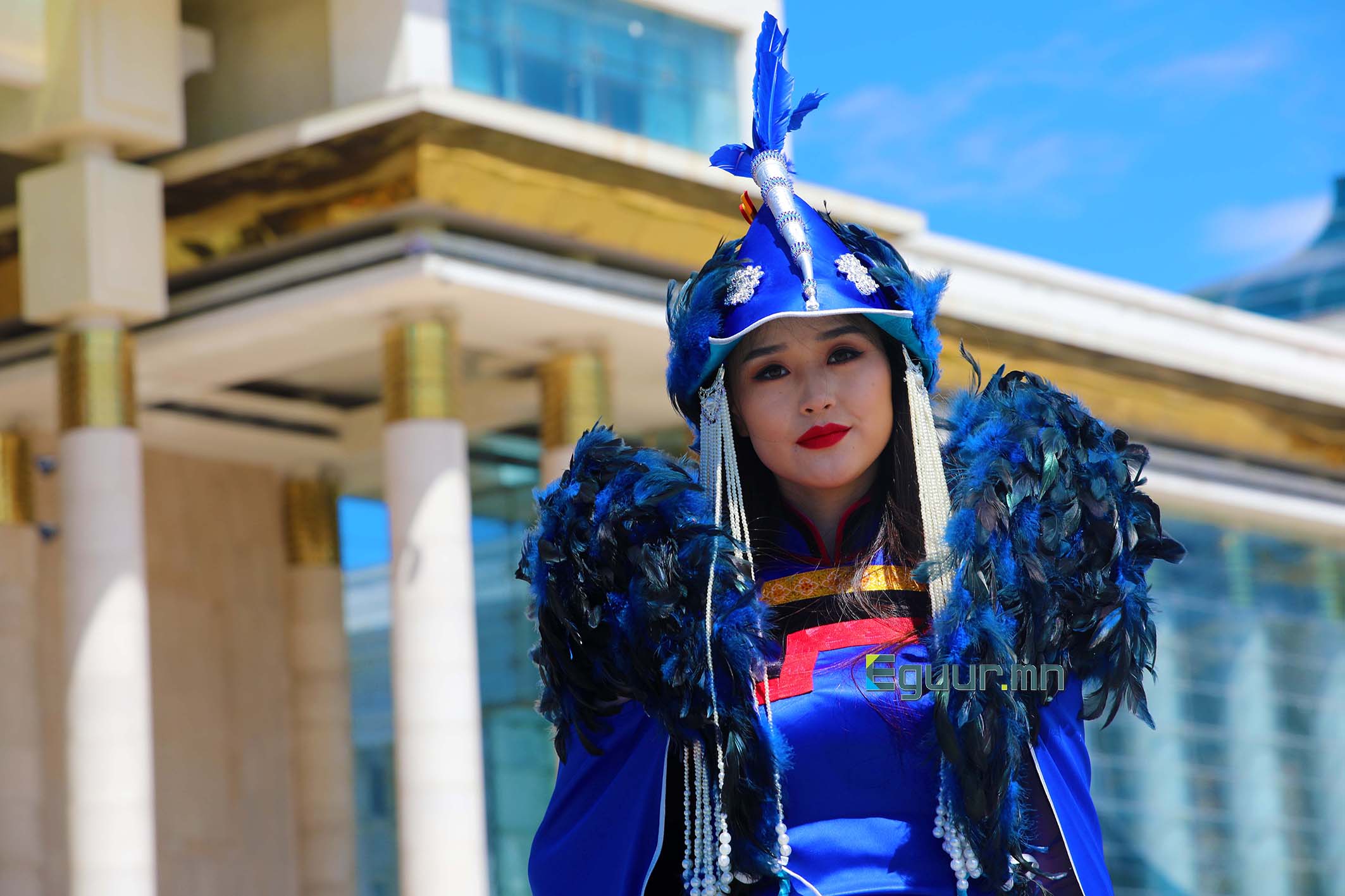 ФОТО: Дээлээ өмсөж, төв талбайдаа омогшсон МОНГОЛЧУУД - Eguur.MN