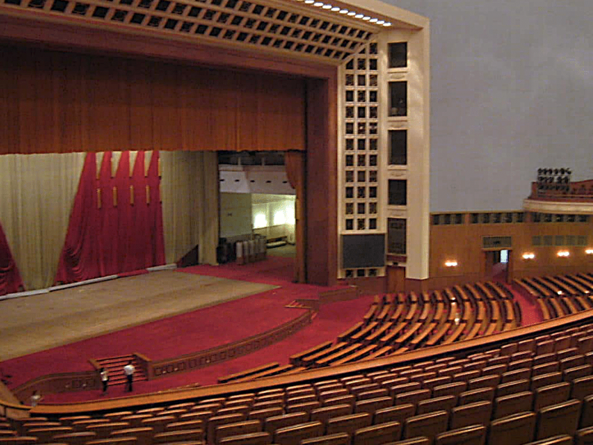 Нам нь “Их хурлын төлөөлөгчид Ши Жиньпиний үзлээр сонгогдсон” гэх ч ...