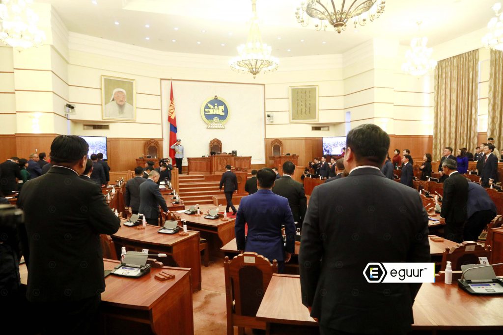 Танилц УИХ ын хоёр гишүүн тутмын нэг нь ямар нэг юм ны дарга Eguur Mn