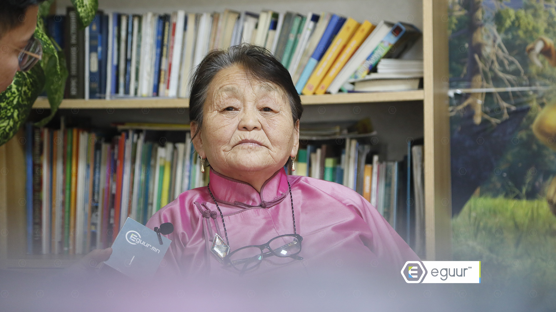 Тэтгэвэртээ гараад 22 жил үнэгүй хичээл зааж буй 80 настай Г.Дагдан багштай ярилцлаа - Eguur.MN