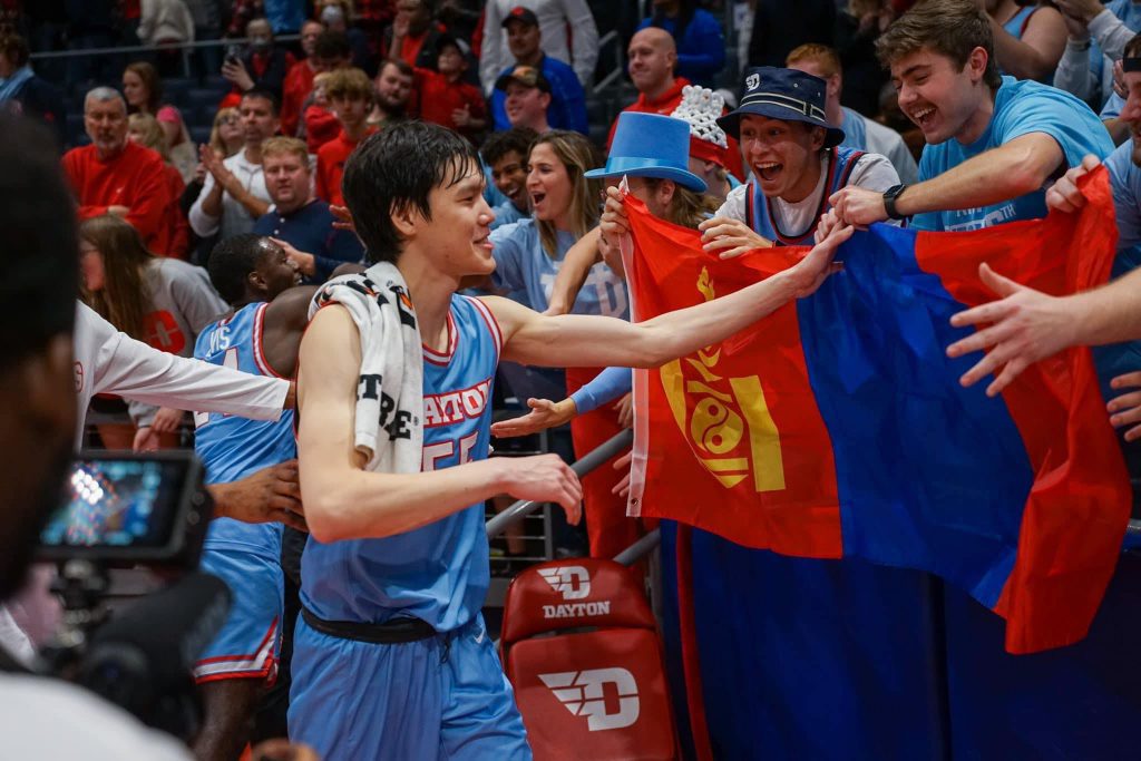 Монголын анхны 16 ангитай спортын баримтат кино өнөөдөр цацагдана - Eguur.MN