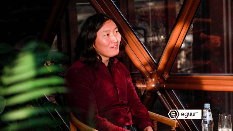 Хөшигний ард “Халзан бүргэдэй” ордод яг юу болоод байна Eguur Mn