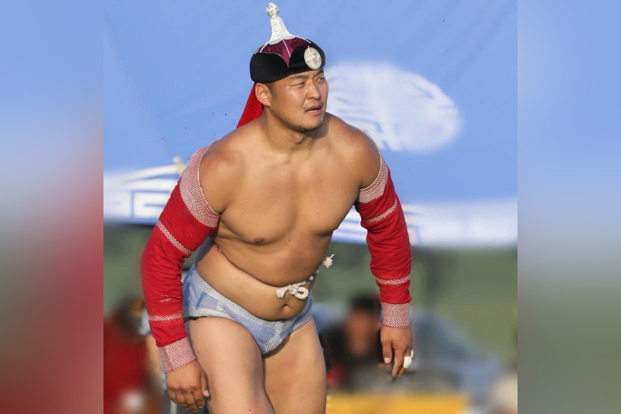 Улсын харцага О.Мөнх-Эрдэнэ Архангайн түүхт 100 жилийн ойд зориулсан барилдаанд түрүүллээ - Eguur.MN