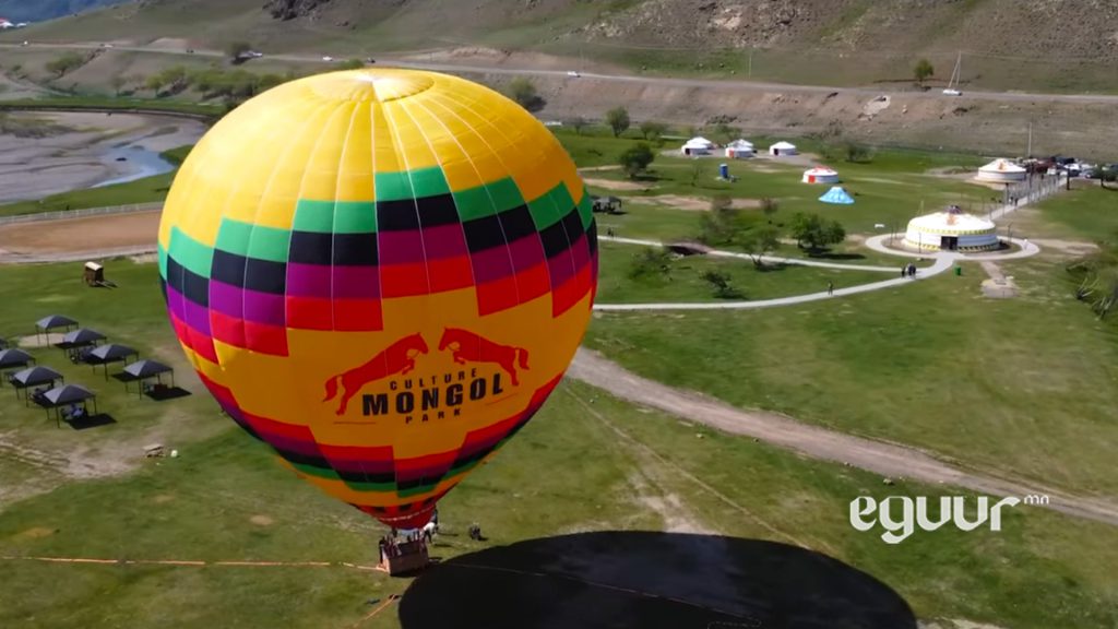 "Агаарын бөмбөлгөөр хөөрөх 15-20 минутын аялал 100 мянган төгрөг" - Eguur.MN