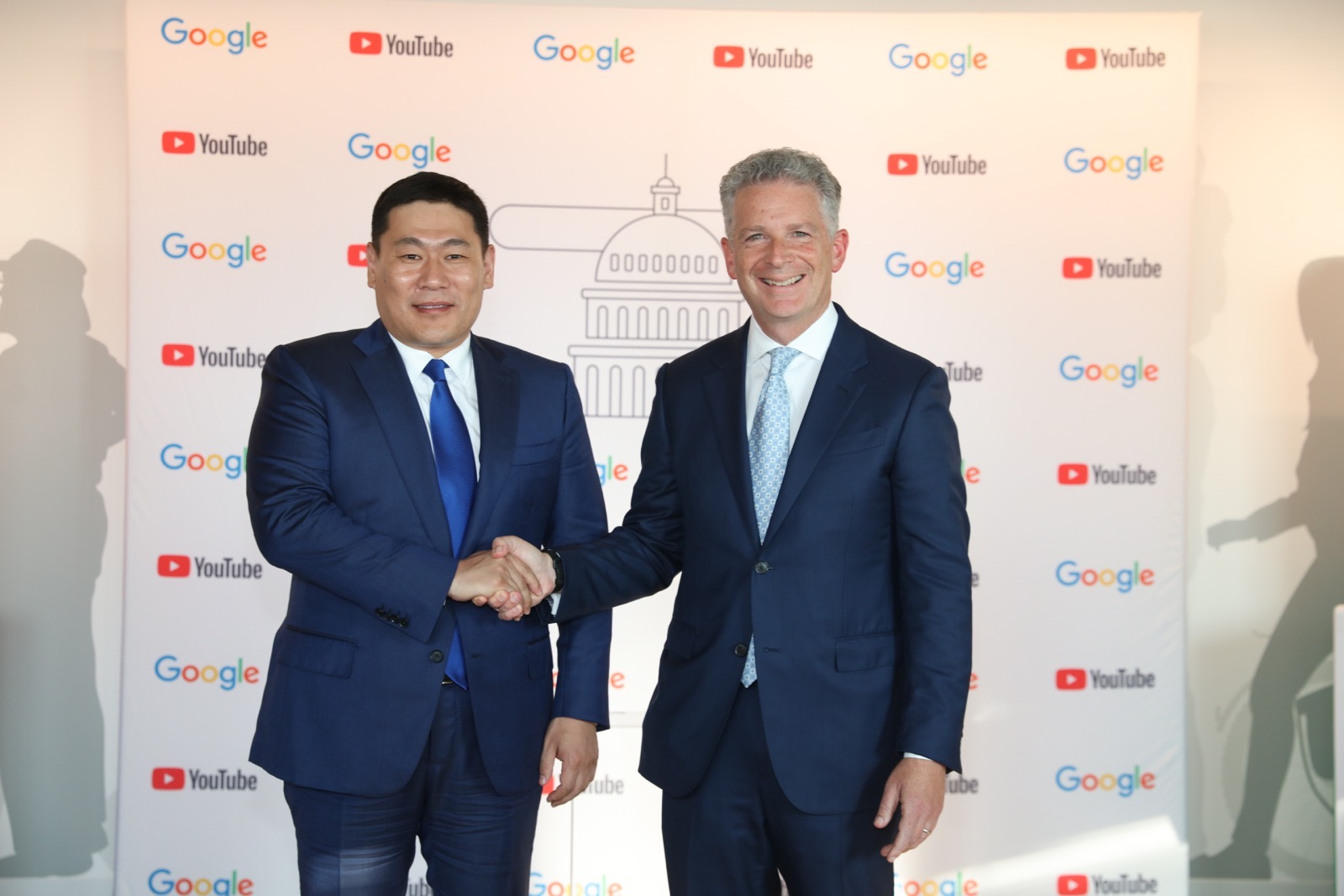 “Google” компани 10,000 багш, 1000 инженер бэлтгэхээр боллоо - Eguur.MN