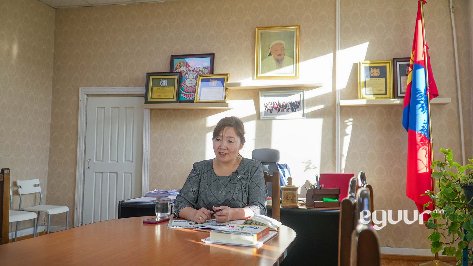 Сурвалжилга: Улсын хэмжээнд цор ганц түр хоноглох байранд 25-30 насны залуус олноор ирж байна ...