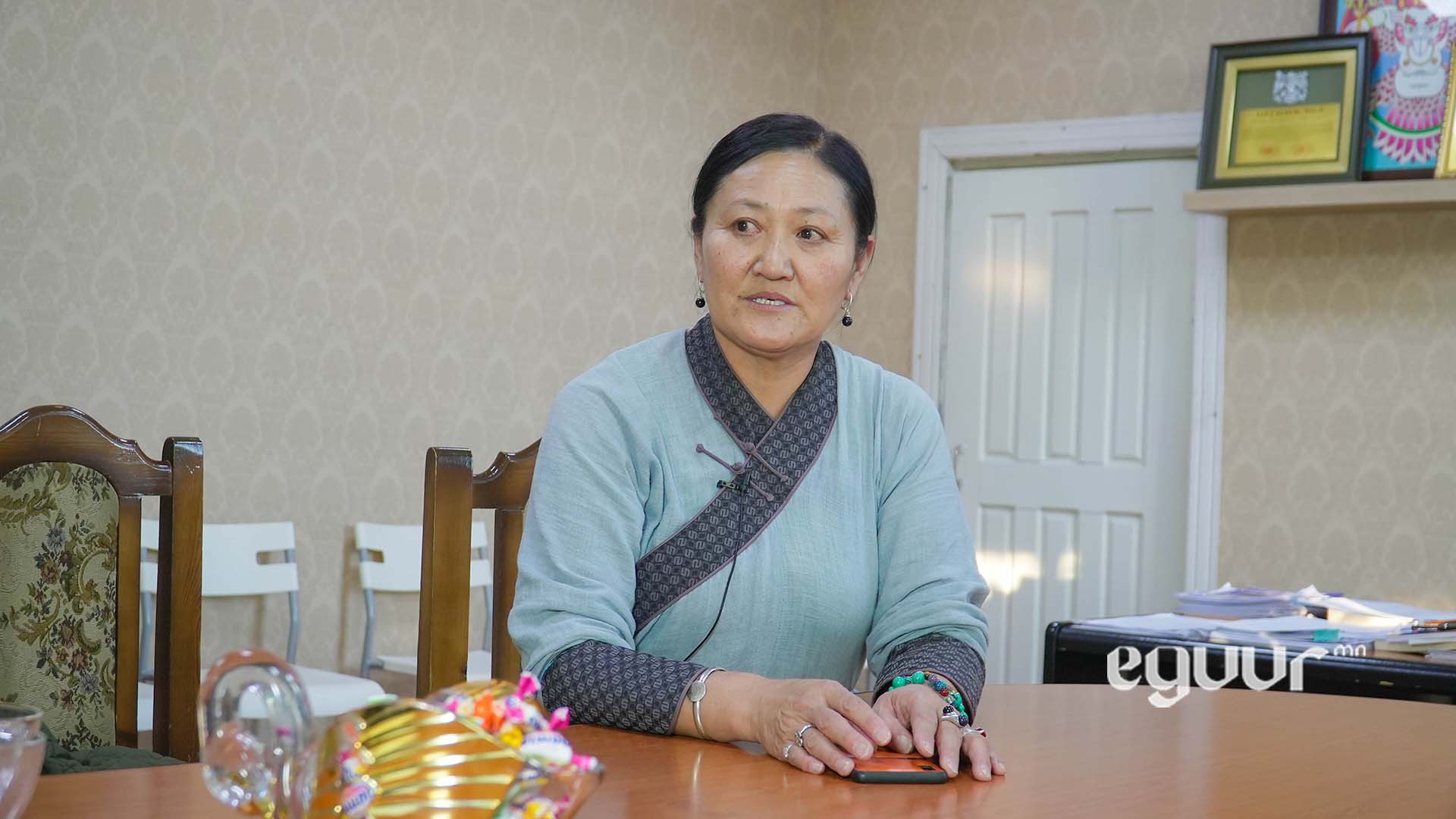 Сурвалжилга: Улсын хэмжээнд цор ганц түр хоноглох байранд 25-30 насны залуус олноор ирж байна ...