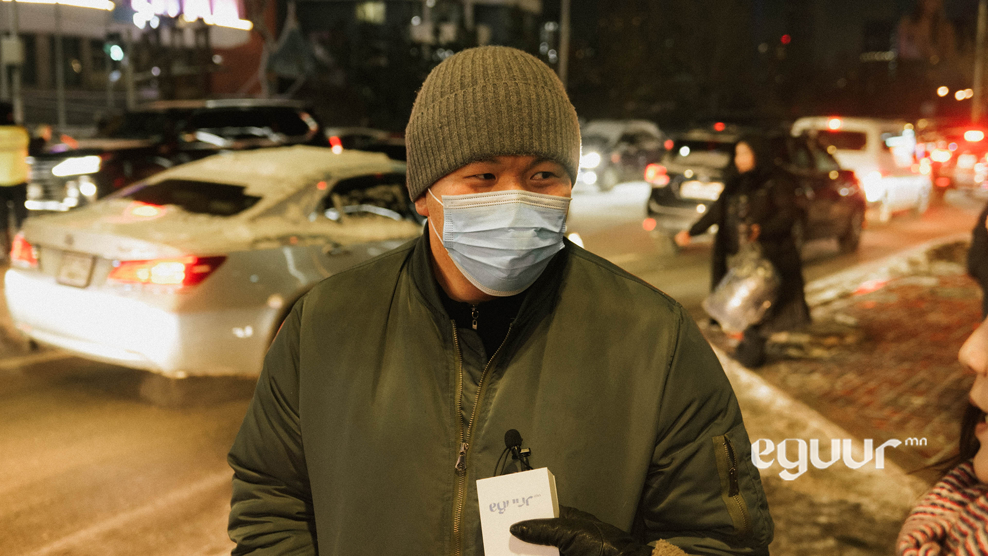 Иргэд автобусаа 20-60 минут хүлээсэн ч багтахгүй үлдэж байна - Eguur.MN