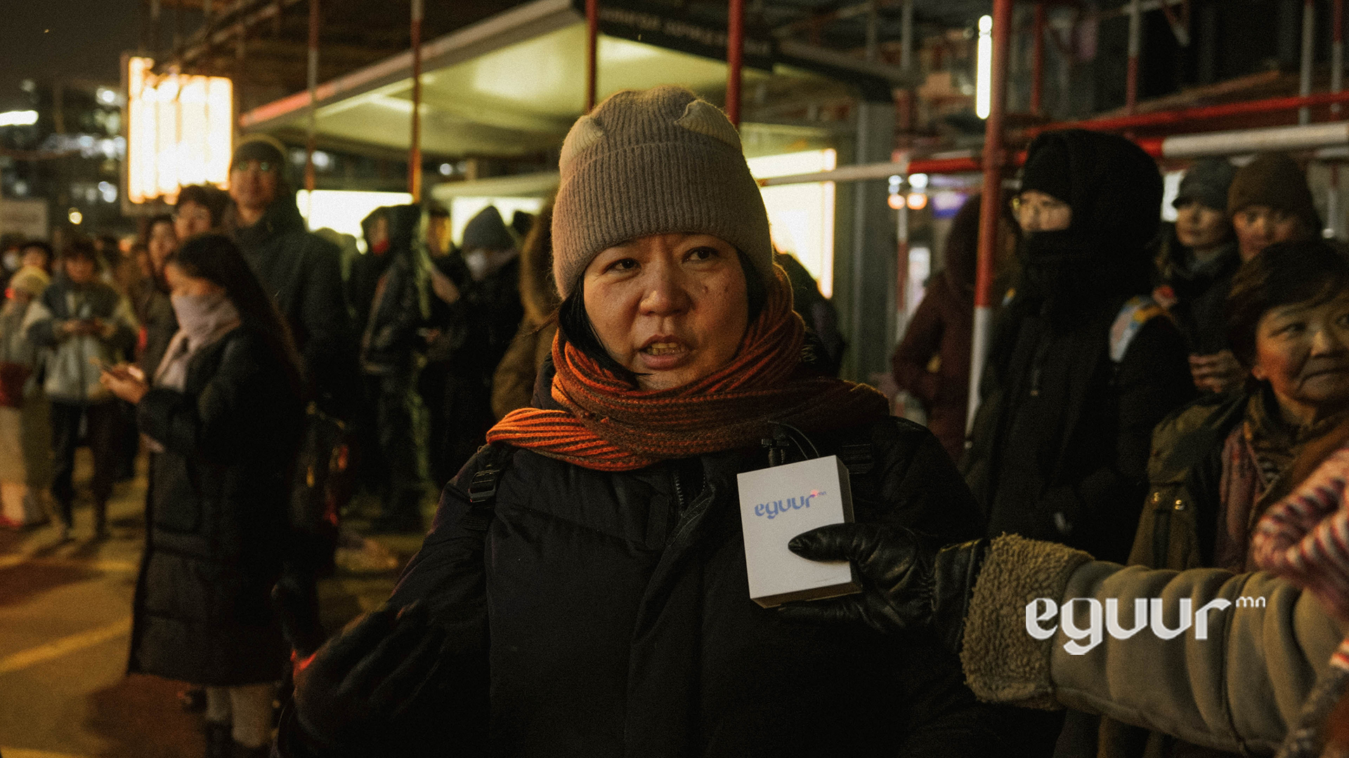 Иргэд автобусаа 20-60 минут хүлээсэн ч багтахгүй үлдэж байна - Eguur.MN