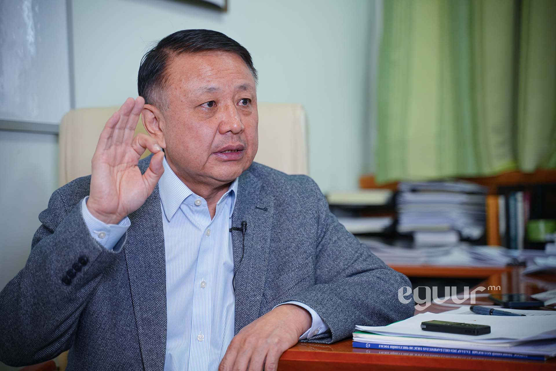 Р.Даваадорж: 1072 бол хувьцаа биш, сонгуулийн өгөөш - Eguur.MN