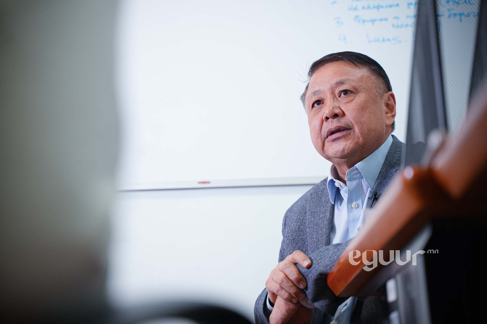 Р.Даваадорж: 1072 бол хувьцаа биш, сонгуулийн өгөөш - Eguur.MN