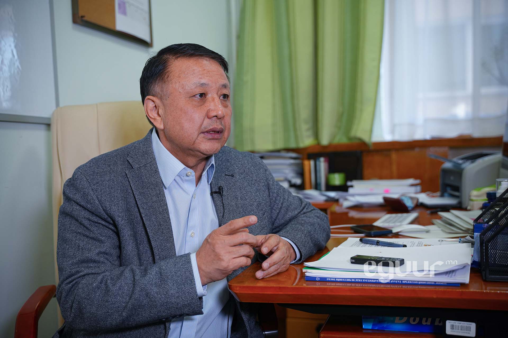 Р.Даваадорж: 1072 бол хувьцаа биш, сонгуулийн өгөөш - Eguur.MN