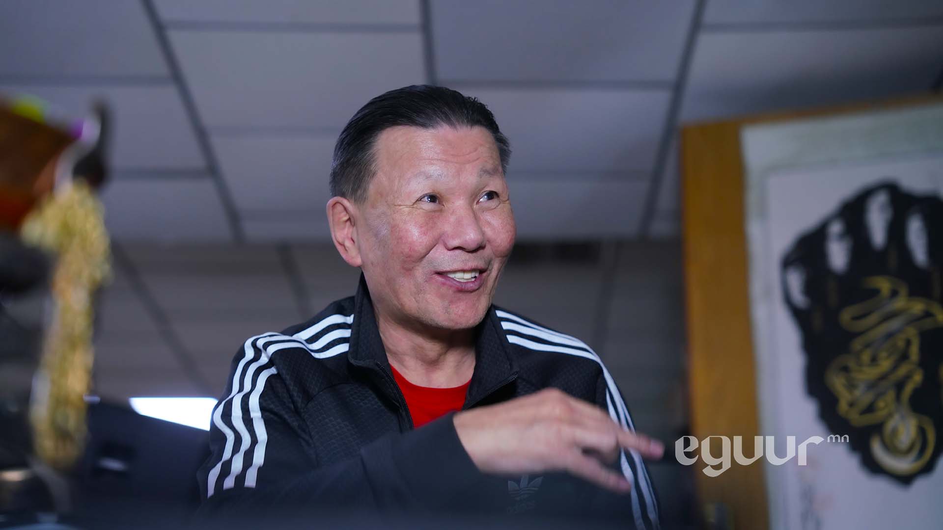 “Хурд”-ын Д.Төмөрцог: Мөрөөрөө дуугаа дуулчхаад, нам гүм амьдрах сайхан ...