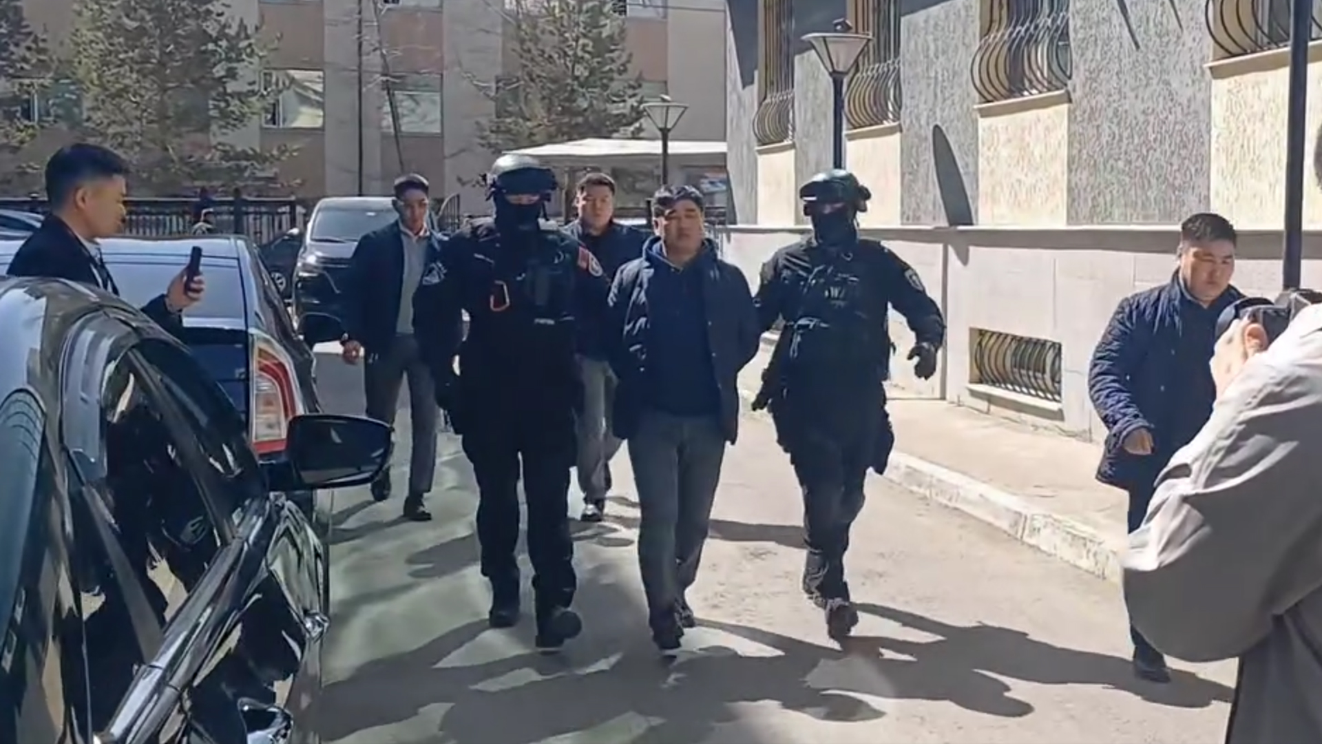 “Алтайн хүдэр” ийн захирал Х Бат Эрдэнийн гэрт ЭЦА наас нэгжлэг хийж