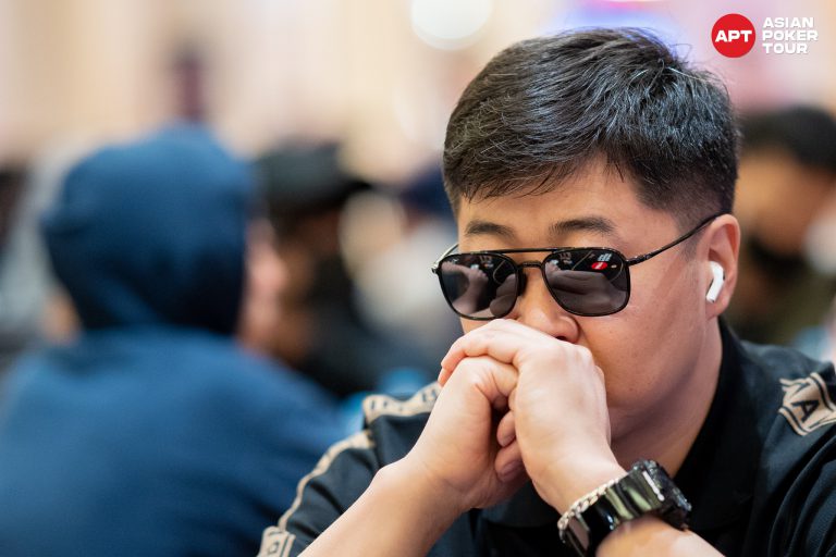 Оюун ухааны академи ийн Х Хатанбаатар дэлхийн покерийн аваргад хүч