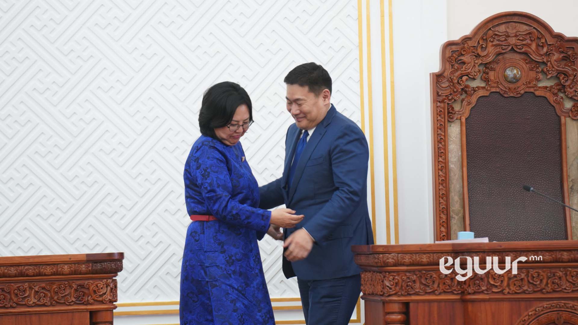 Нэг дороос | Шинээр томилогдсон 23 сайд тангараг өргөлөө - Eguur.MN