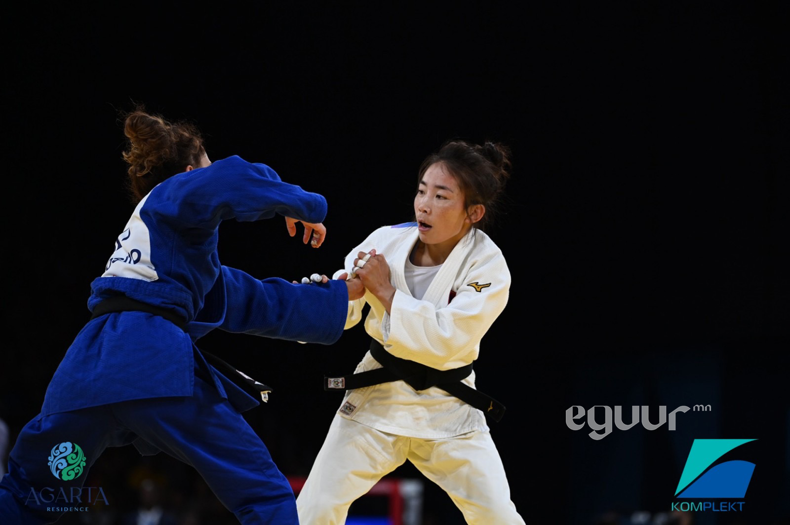 Сурвалжилга: 90 жил тасралтгүй дуугарсан таван хэлтэй агаарын цэнхэр хөлөг Монголын радио - Eguur.MN