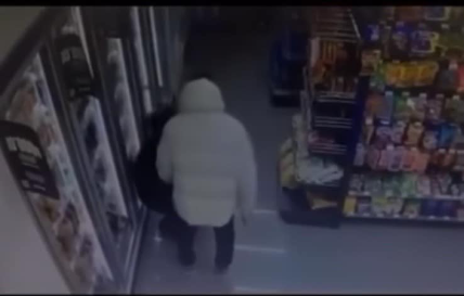 CU-д хутга тулгаж, дээрэм хийсэн 18 настай этгээдийг шалгаж эхэллээ - Eguur.MN