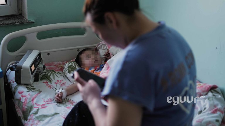 Тогтоол: 0-6 насны хүүхэд нь ханиад хүрсэн бол 5 хоногийн цалинтай чөлөө олгоно - Eguur.MN