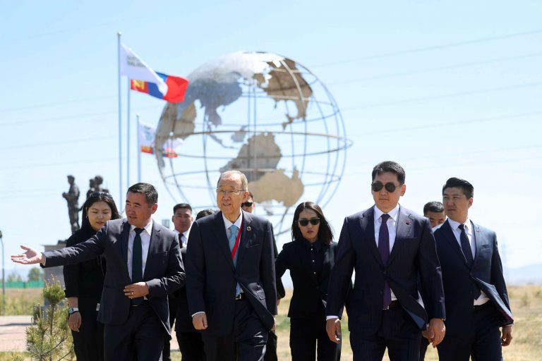 Ерөнхийлөгч У Хүрэлсүх НҮБ ын найм дахь Ерөнхий нарийн бичгийн дарга Бан Ги Мүн нар дурсгалын