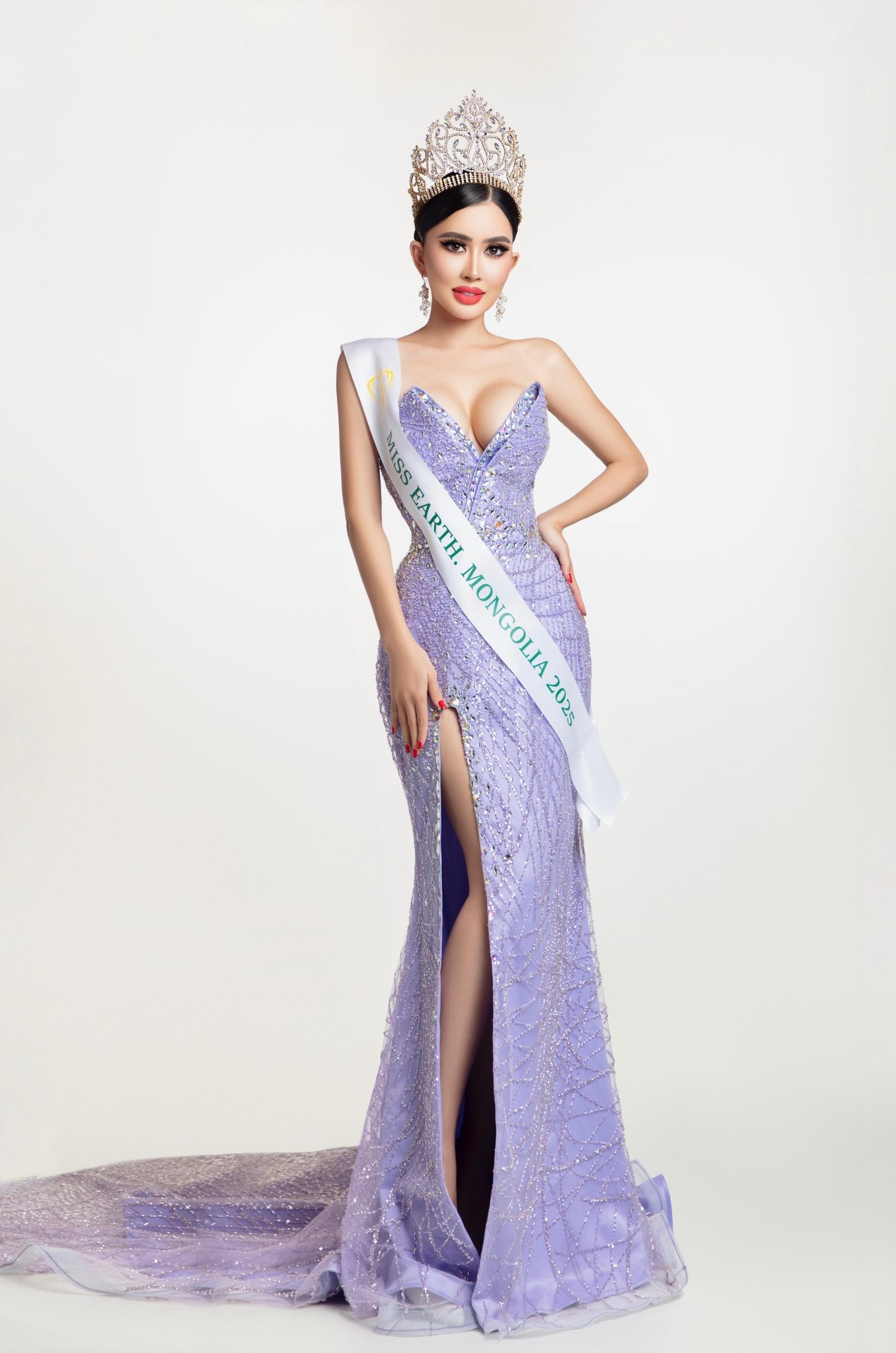 Мисс Б.Номин-Эрдэнэ, “World of Beauty Pageants” тэмцээнд оролцоно - Eguur.MN